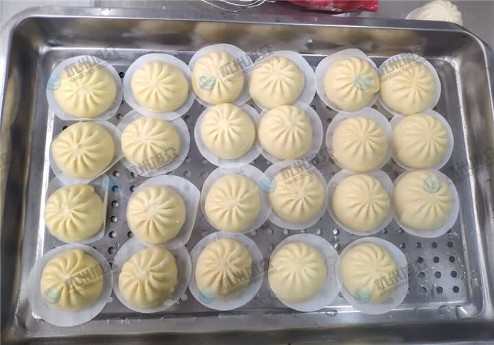 卷面式包子机与绞龙式包子机做出来的包子外形是不一样的-杭州旭众机械设备有限公司